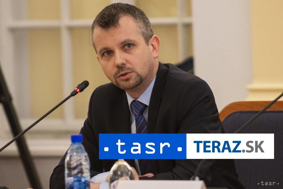 Giba: ÚS zrejme potvrdil, že vláda má požiadať o dôveru bezodkladne