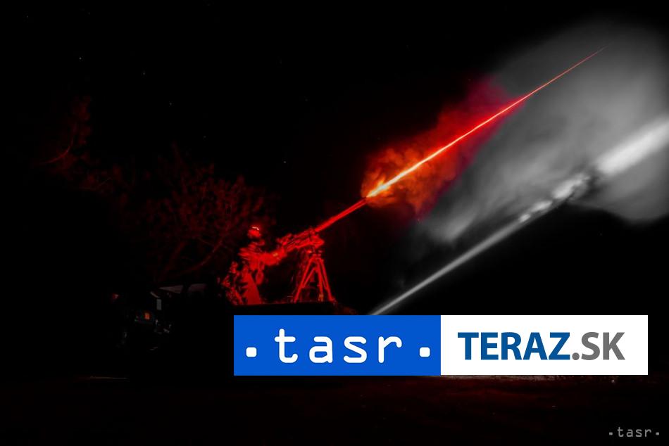 Ukrajinská armáda tvrdí, že zasiahla základňu dronov v Rusku