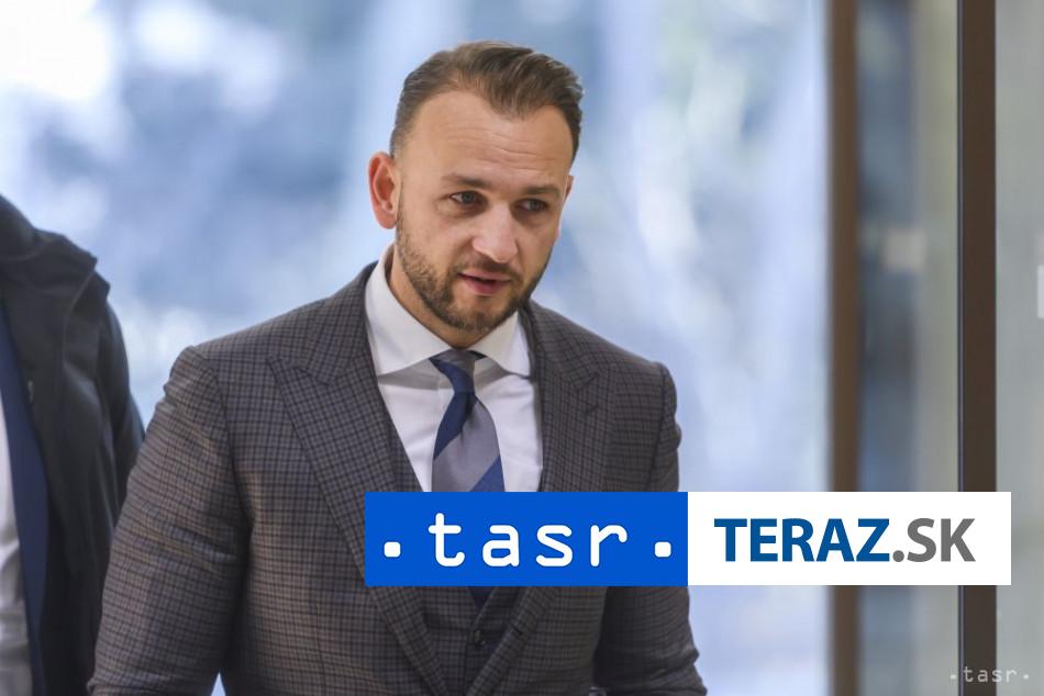 Sutaj Estok: All Police Officers in Field