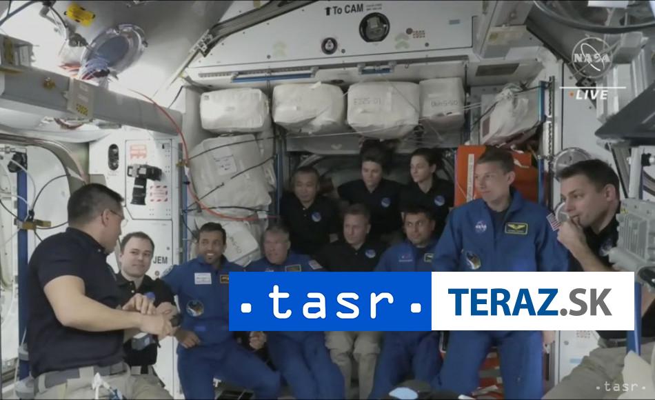 NASA: Astronauti posádky 5 sa po 5 mesiacoch vrátili z ISS na Zem
