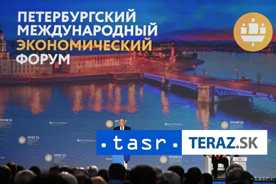 Putin v Petrohrade označil Zelenského za hanbu židovského národa