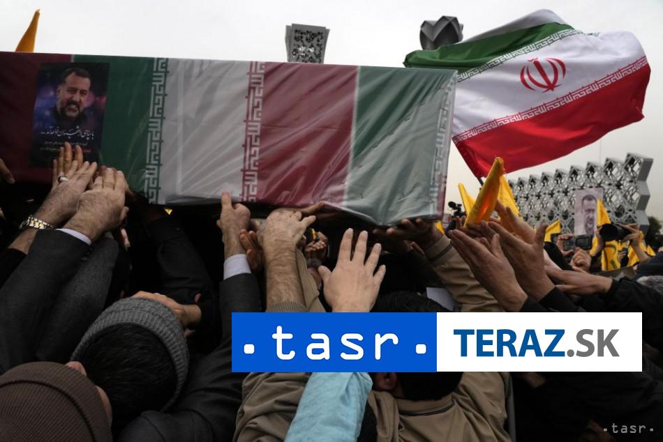 Iránsky vodca Chameneí sa zúčastnil na pohrebe generála Músávího