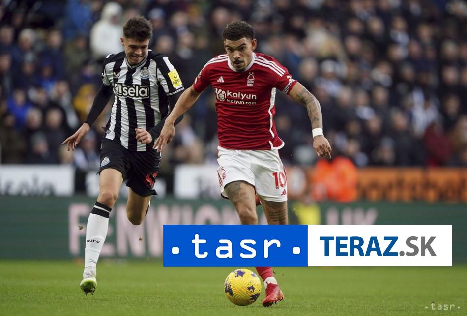 Newcastle s Dúbravkom nestačil na Nottingham, hetrik Wooda
