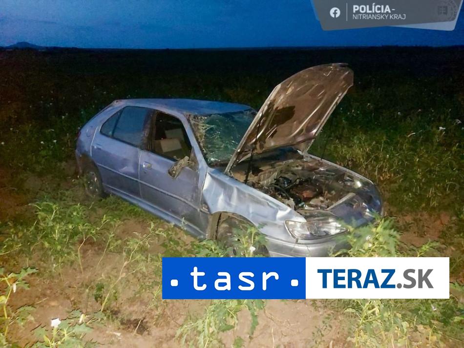 TRAGICKÁ NEHODA PRI NITRE: Auto sa dvakrát prevrátilo
