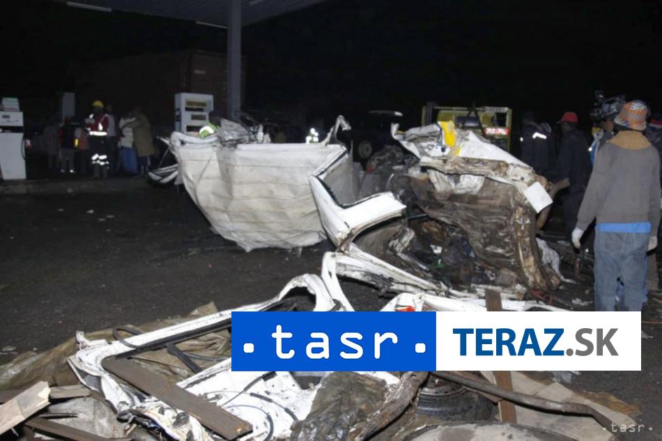 Nákladné auto vrazilo do chodcov a minibusov: Hlásia 48 obetí