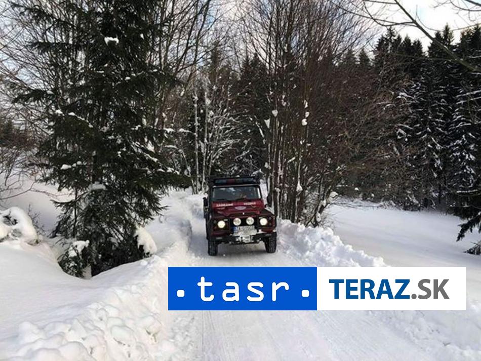 Poľským horolezcom v Tatrách neprialo počasie, pomáhali im záchranári