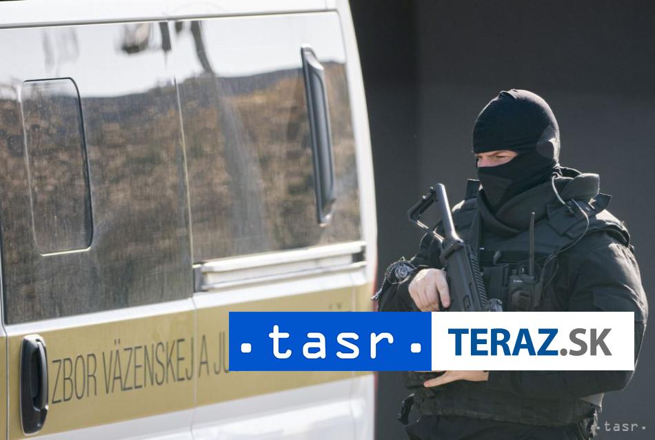 Väzenská a justičná stráž by mohla nosiť na rovnošate kamery