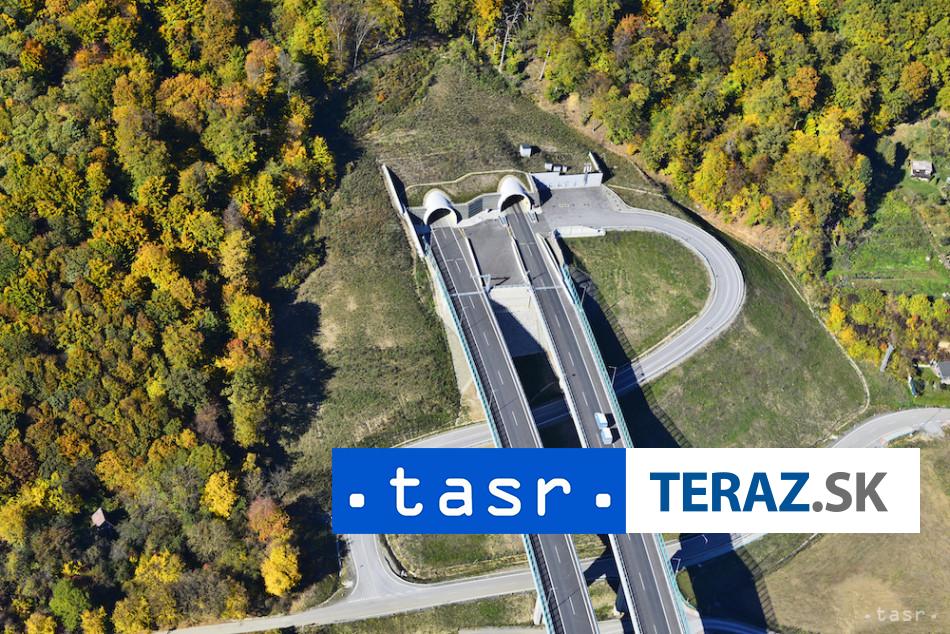 Oba diaľničné tunely pri Žiline po dvoch týždňoch sprejazdnili