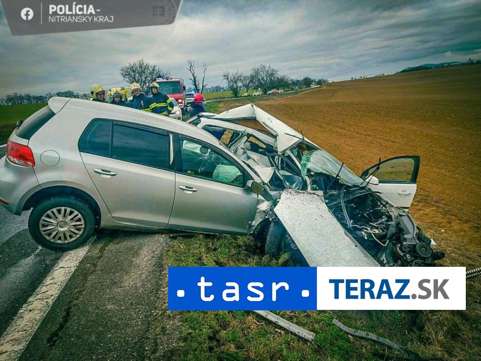 Tragická nehoda: Žena prešla do protismeru, zrážku s autom neprežila