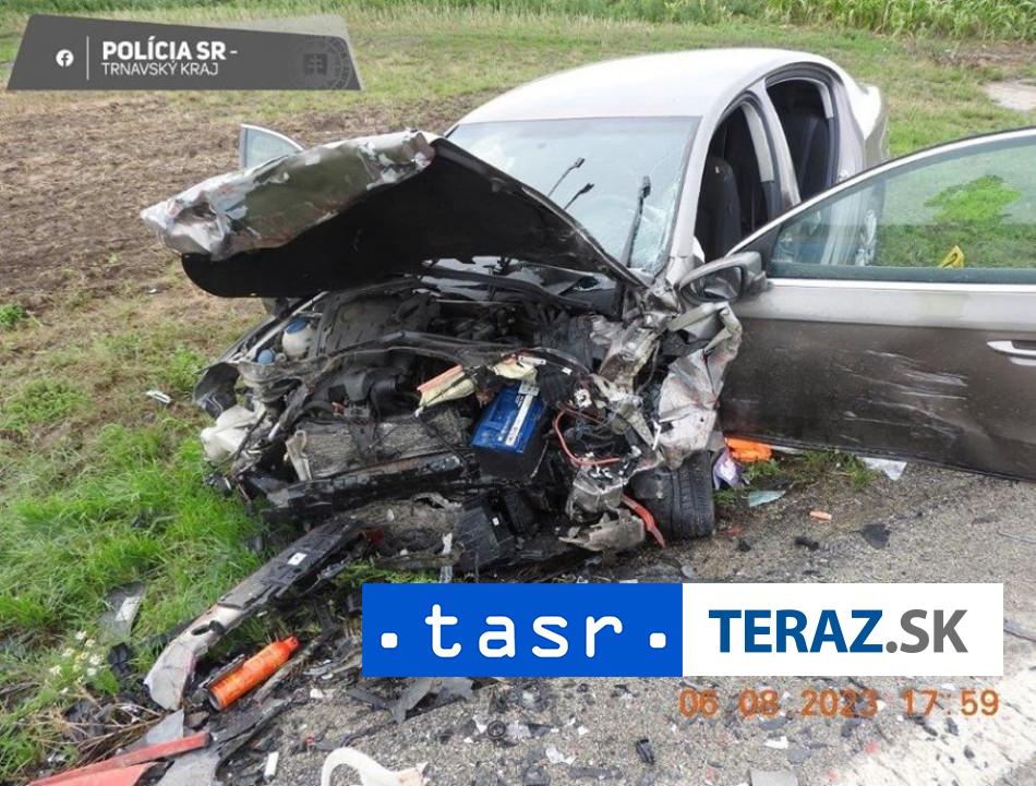 Pre predbiehanie cez plnú čiaru zomreli pri Trnave dvaja mladí muži